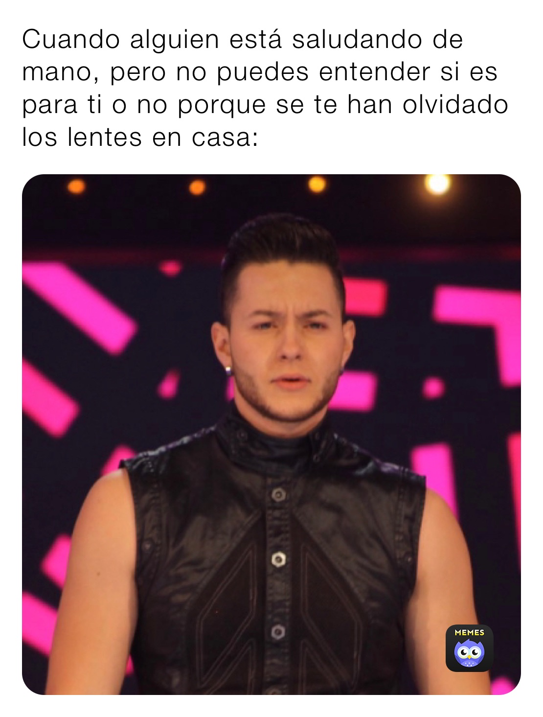 Cuando alguien está saludando de mano, pero no puedes entender si es ...