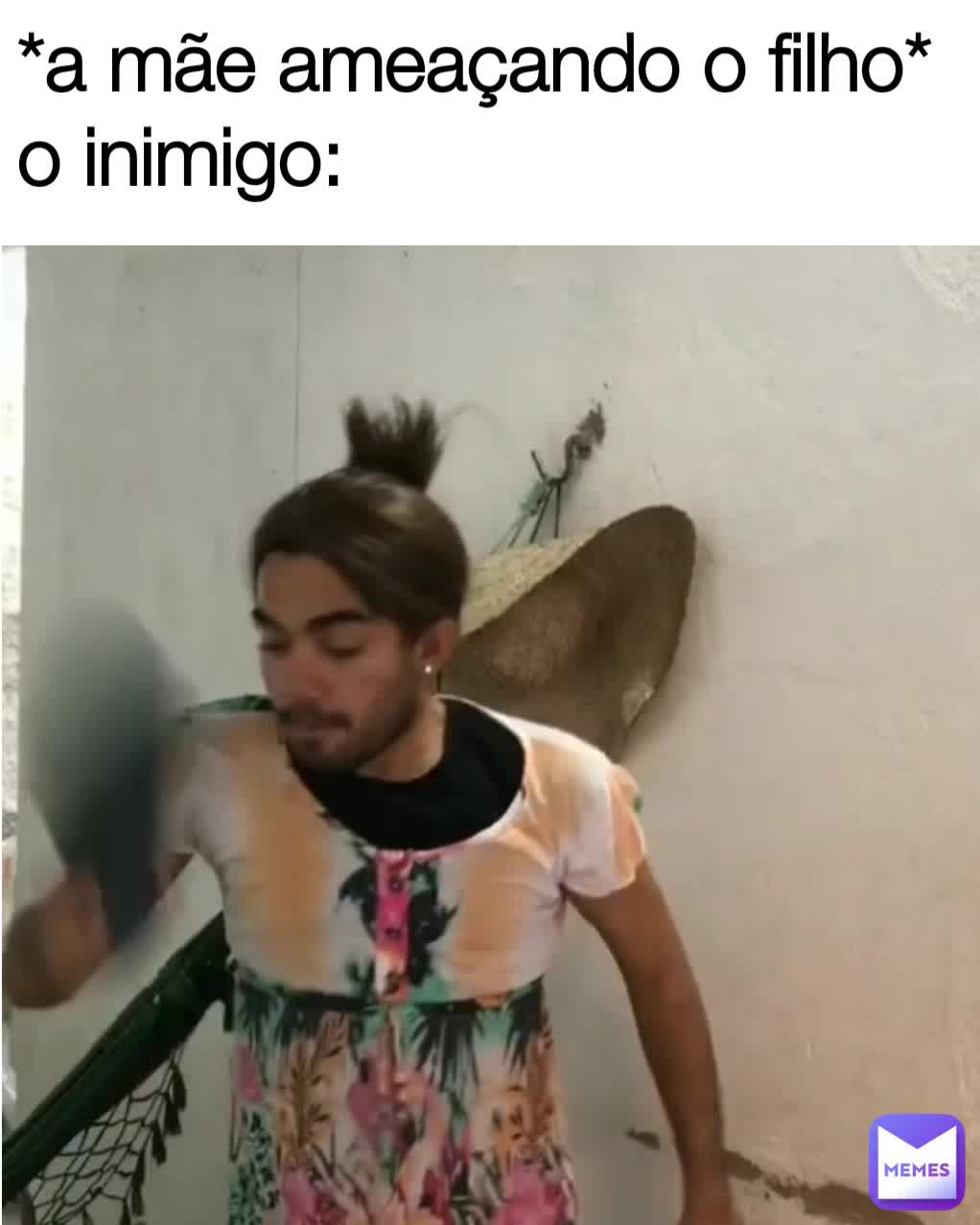 *a mãe ameaçando o filho* o inimigo: | @RobertooSenna | Memes