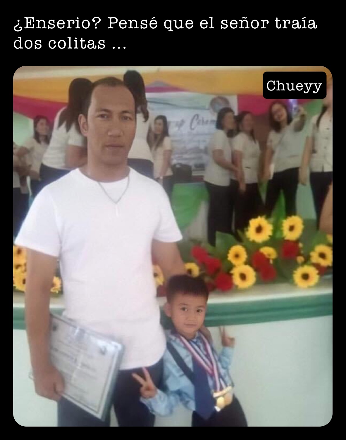 ¿Enserio? Pensé que el señor traía dos colitas ... | @chueyy | Memes